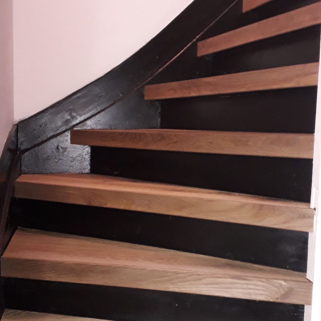 Trap zwart met hout - Parketmeester